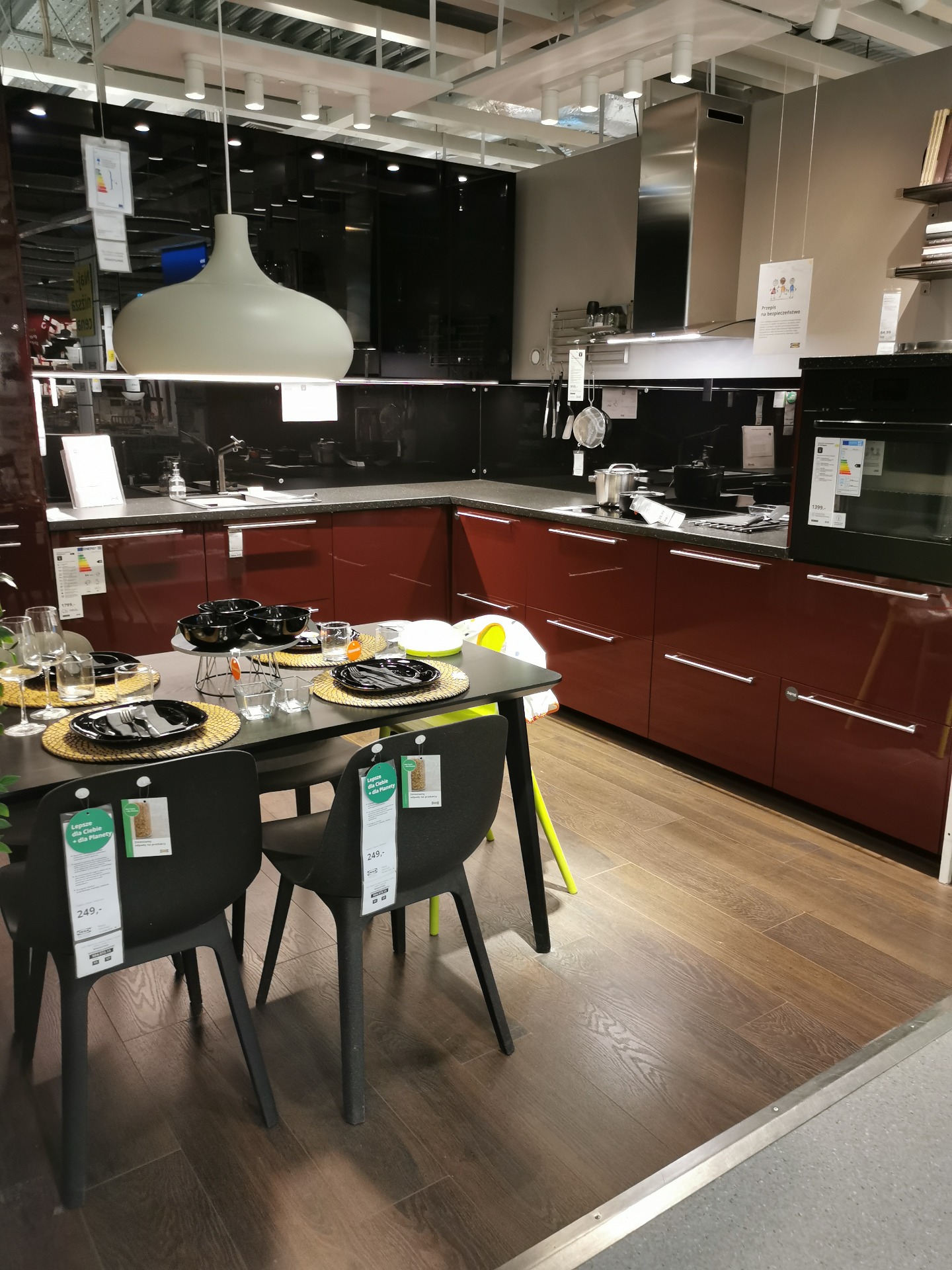 Elegant and Modern: The Jutis Glass Door from IKEA