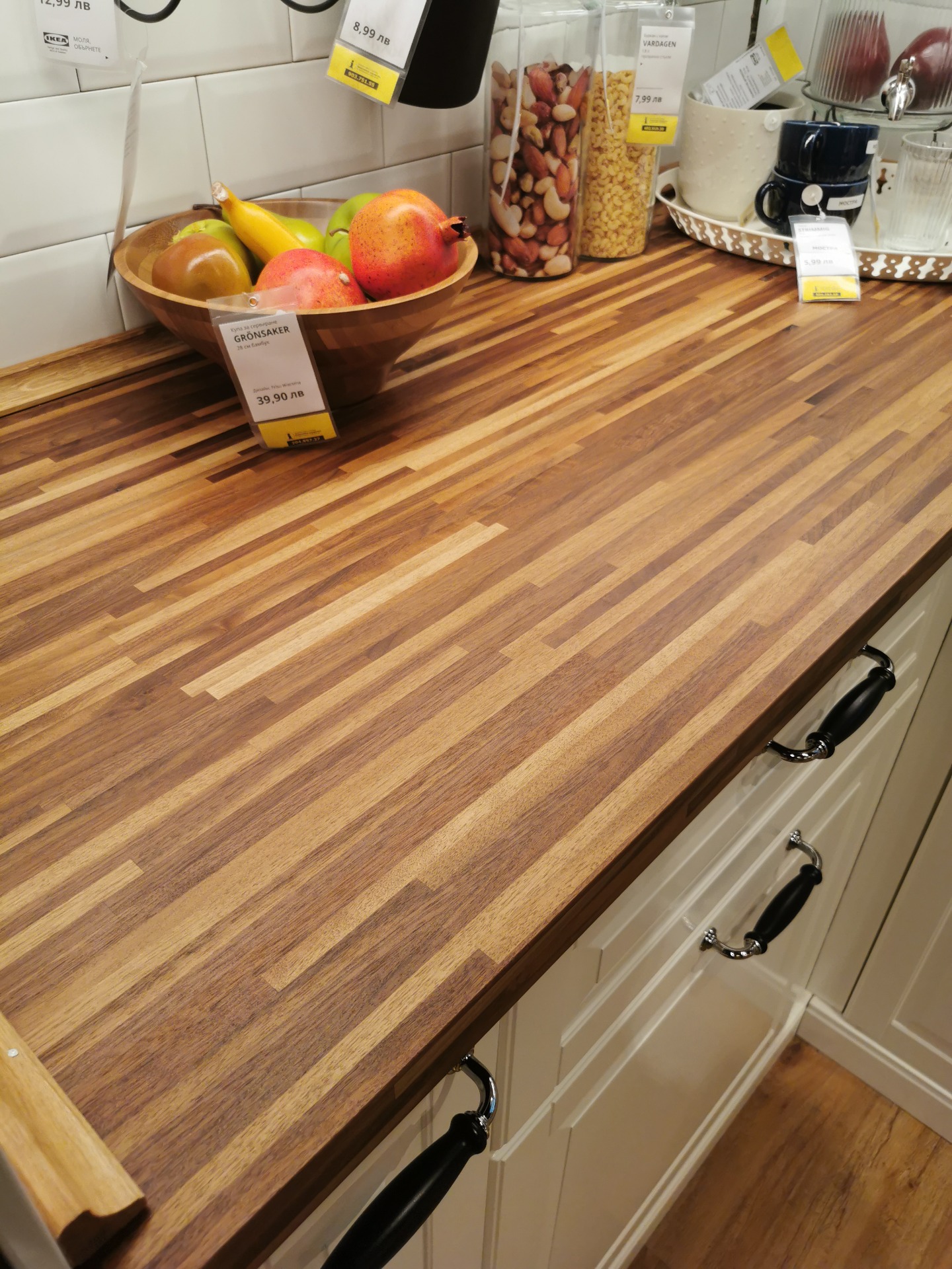 Bodbyn IKEA kitchen with Pinnarp countertop