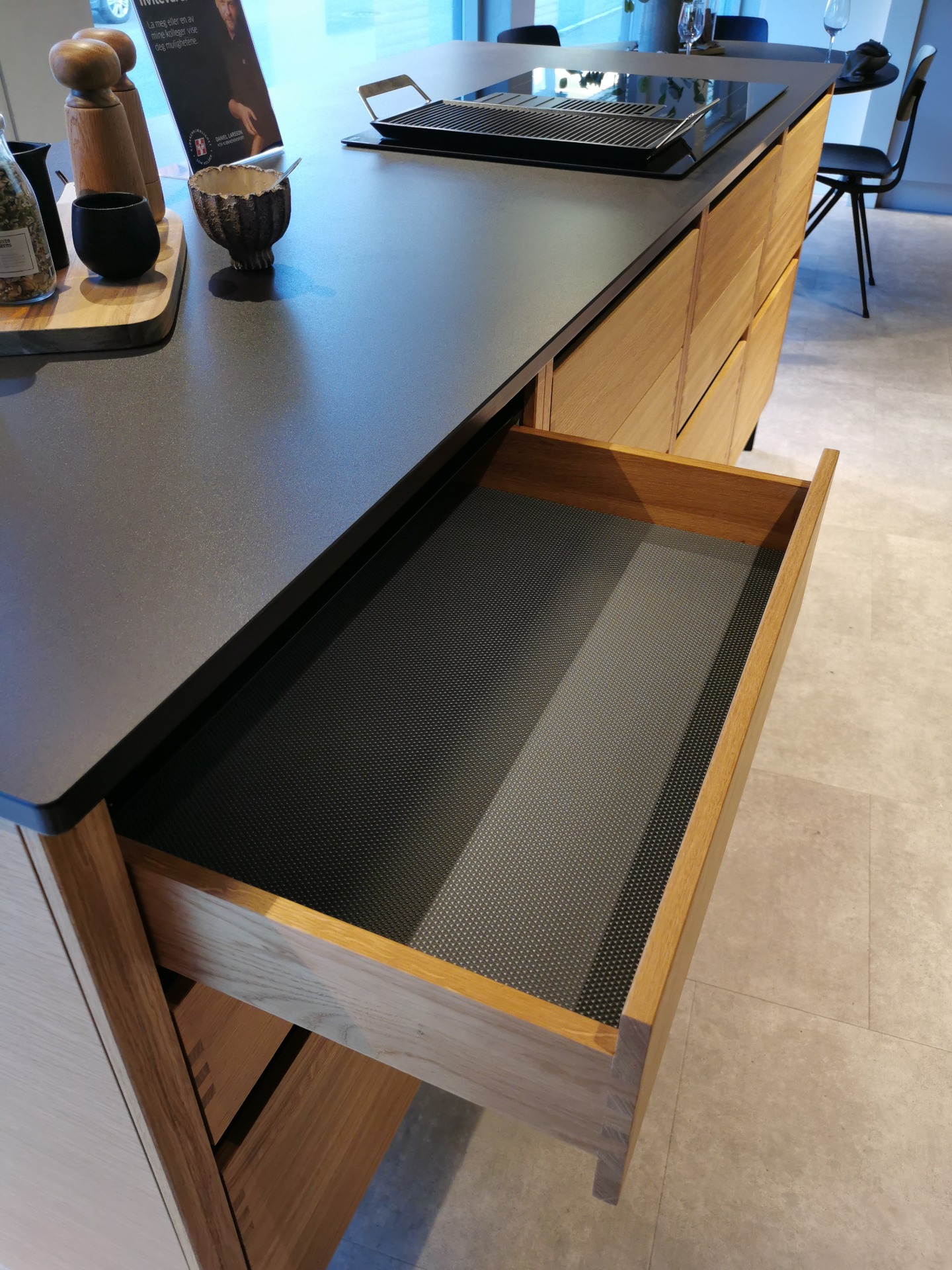 Transform your kitchen with modern oak cabinets