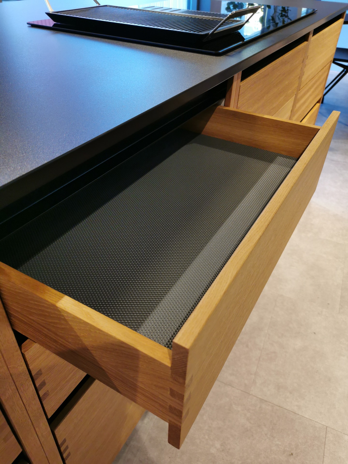 Transform your kitchen with modern oak cabinets