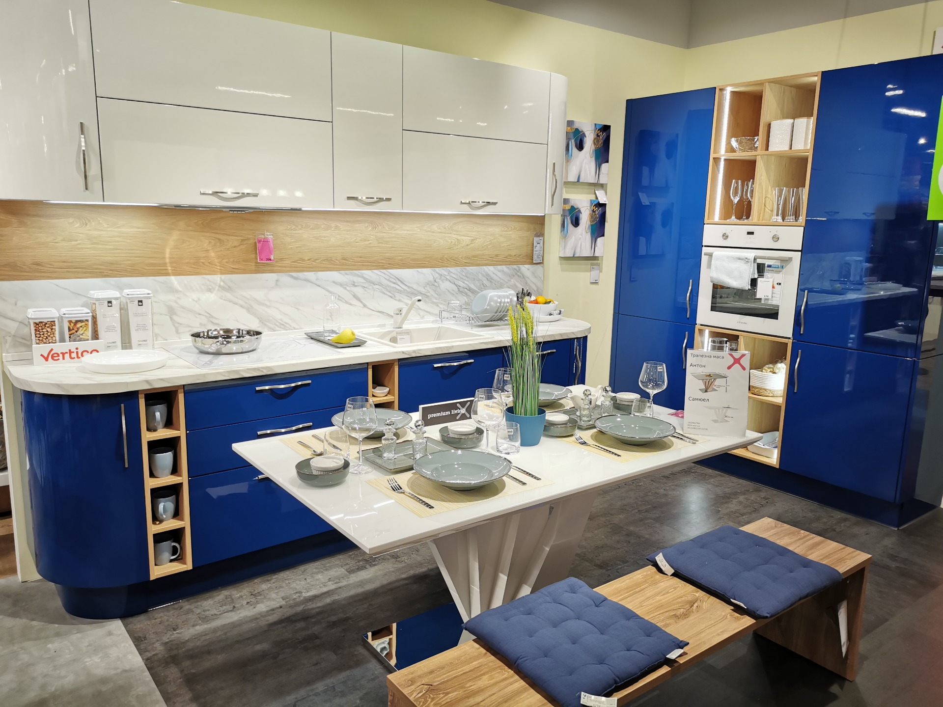 Stylish Blue High Gloss Kitchen Cabinets