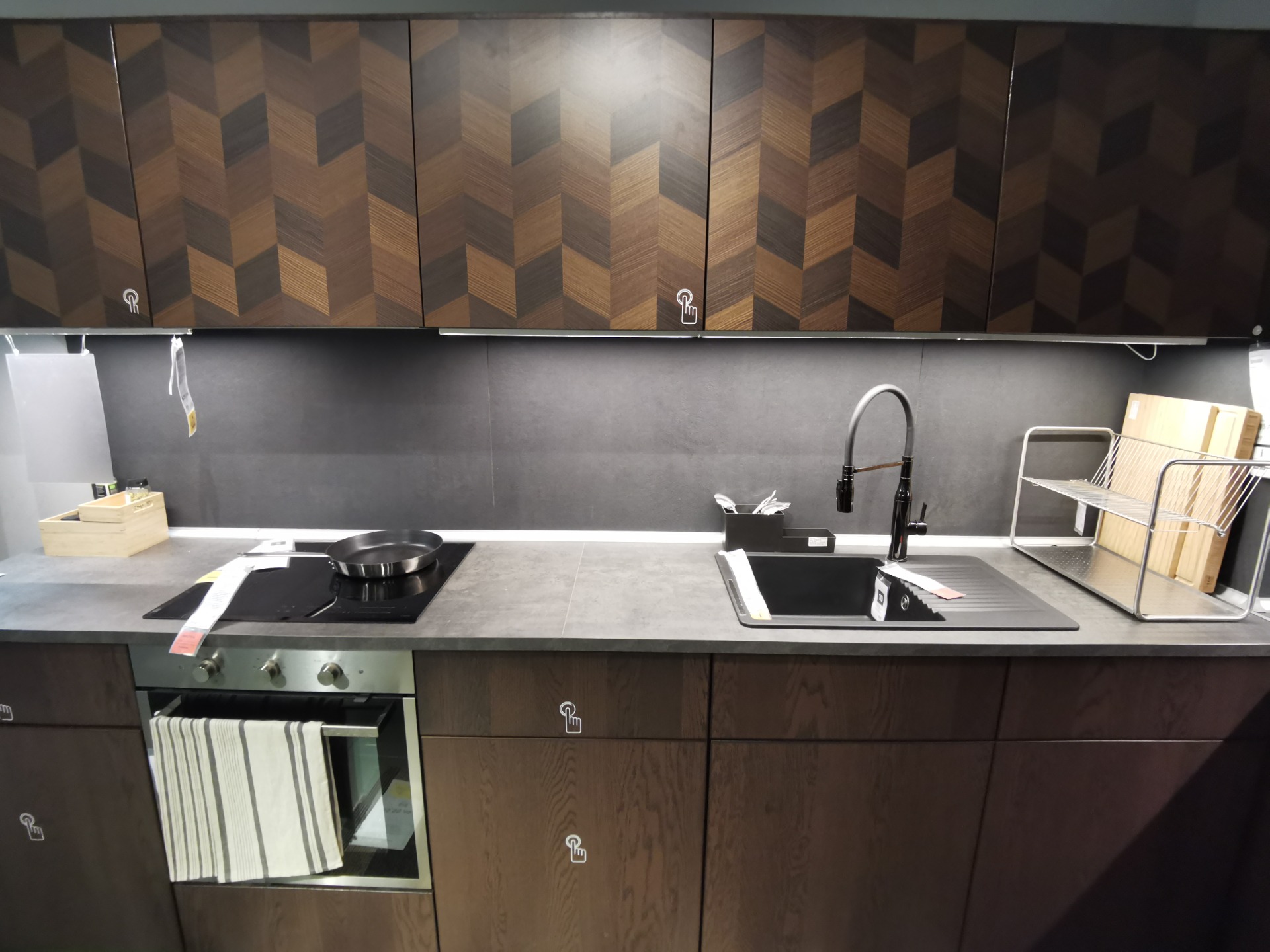 Designing a Modern and Elegant Kitchen with IKEA Hasslarp and Sinarp