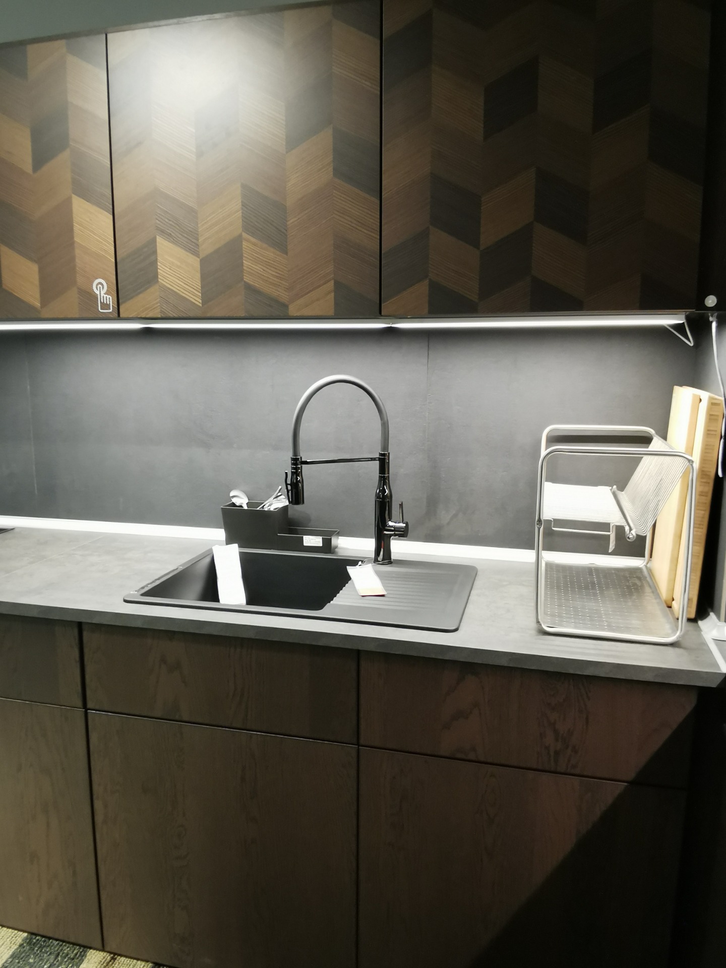 Designing a Modern and Elegant Kitchen with IKEA Hasslarp and Sinarp