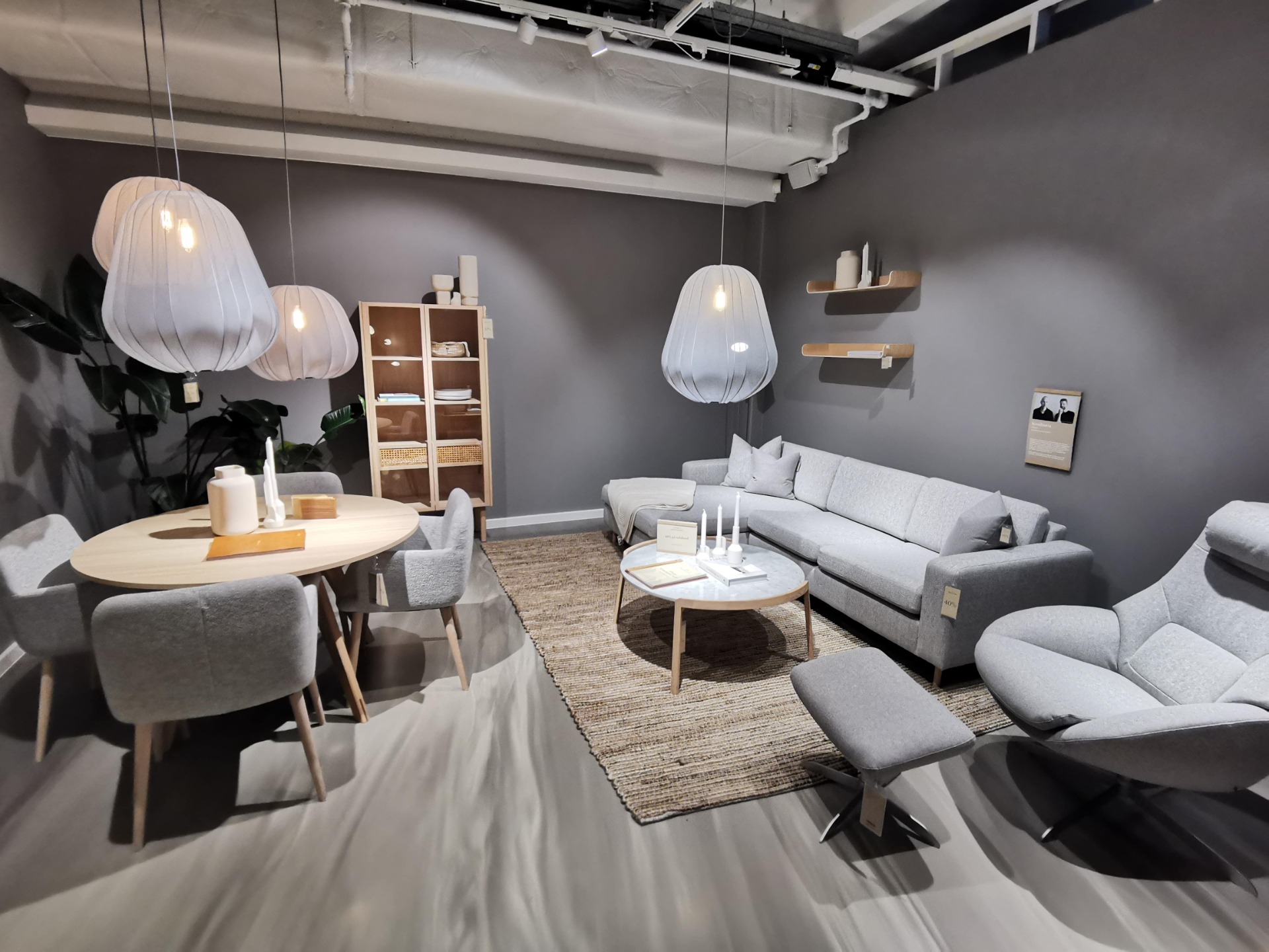 Add a touch of personality to your home with the Bolia Balloon Lamp