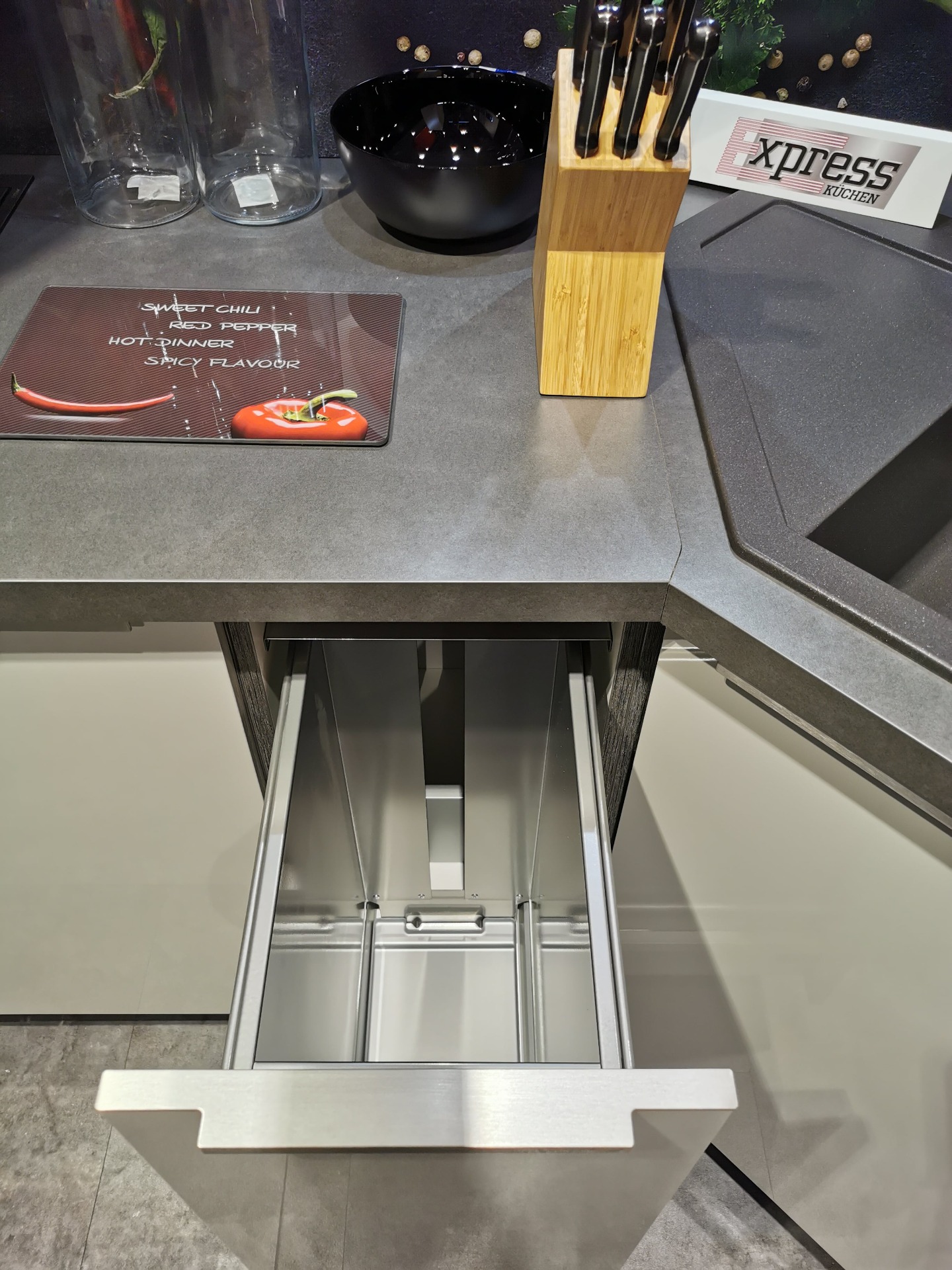 Nolte Express kitchen - High gloss Martian red