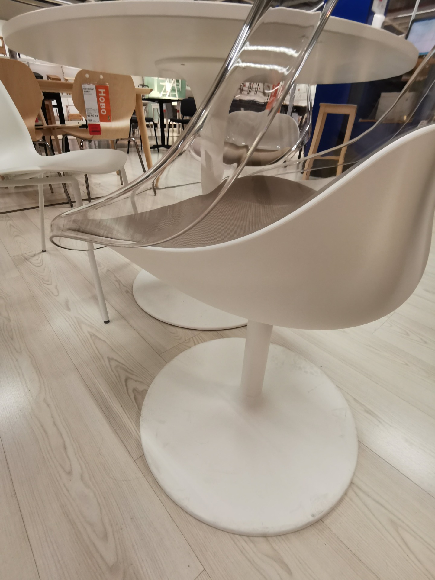 Functional and Modern: The BALTSAR Swivel Chair from IKEA