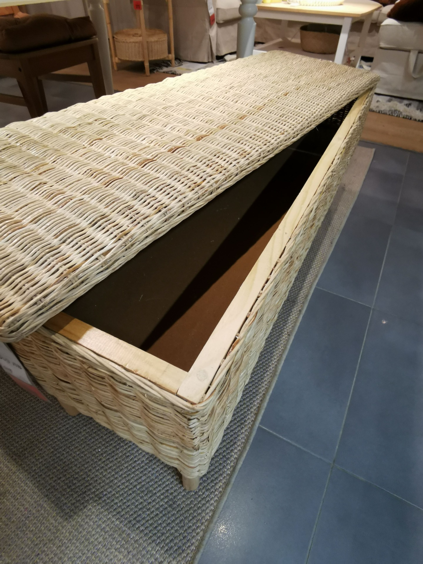 Elegance and Simplicity: The TOLKNING Serie from IKEA