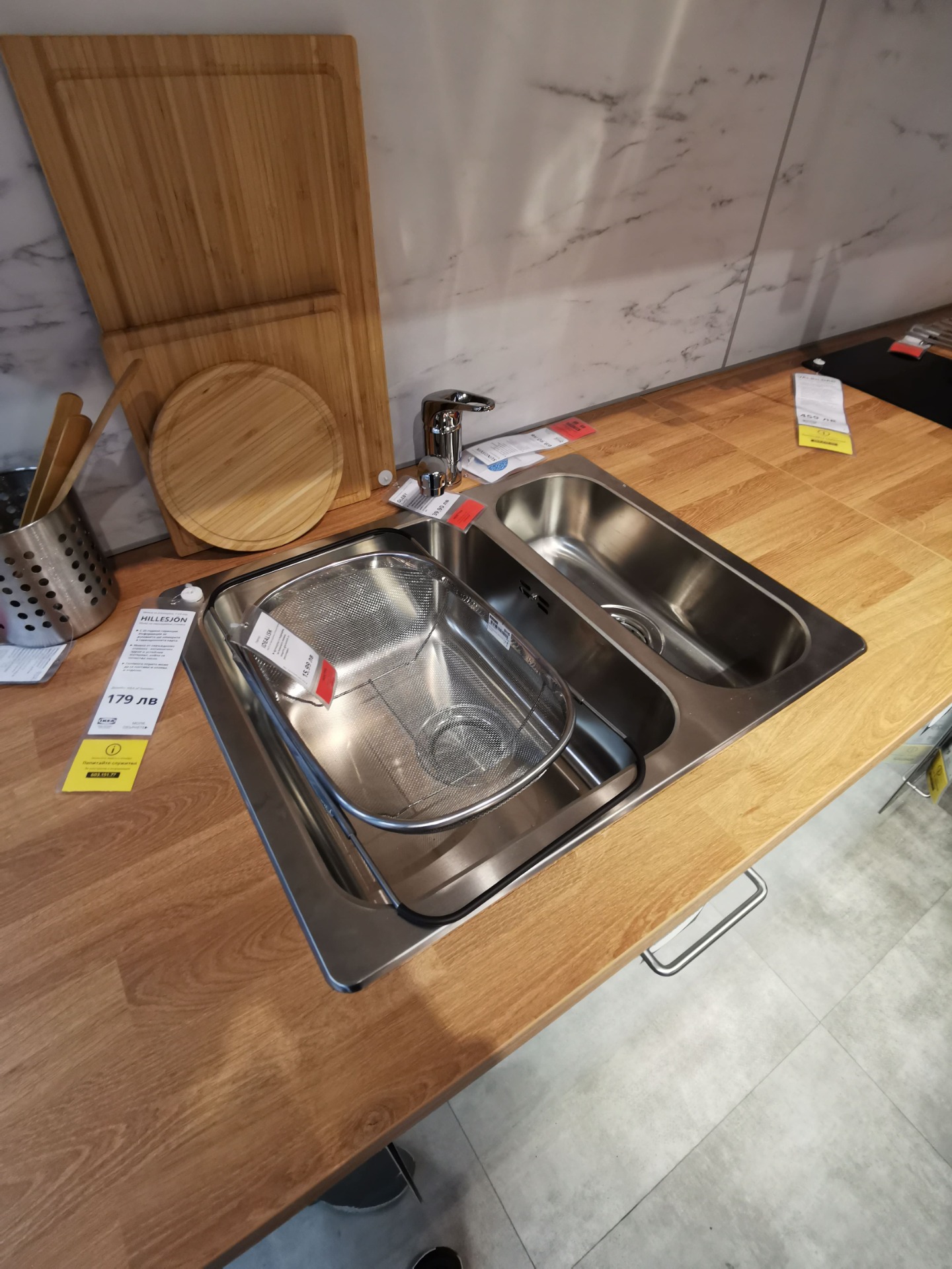 IKEA KALLARP High-gloss light grey-blue kitchen