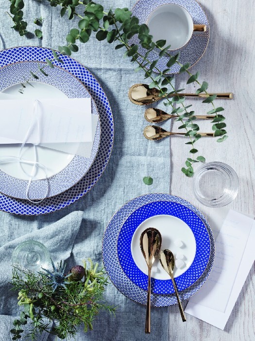 Incorporating the Trending Blue Color into Your Tablescapes